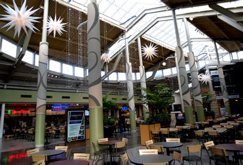 Food Court At Alderwood Mall In Lynnwood Wa Patricksmercy Flickr