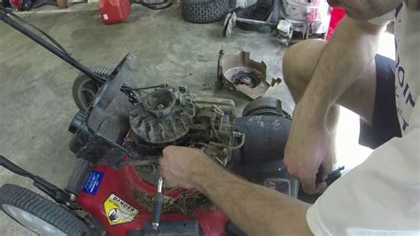 Briggs and Stratton quantum engine: convert auto choke to primer bulb - YouTube