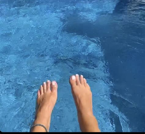 Jenny Mendoza Feet