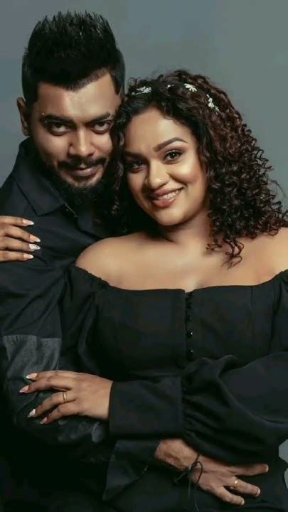 ආදරේ උතුම් ම තෑග්ග කුසේ දරාගෙන ජීවිතේ වටිනා ම උපන් දිනය සමරන මගේ මව්වත් බිරිඳට රමණීය උපන් දවසක්