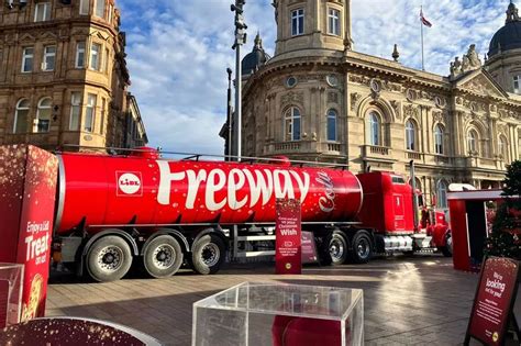 Lidls Cola Truck Arrives In Hull City Centre To Spread Some Festive Cheer Hull Live