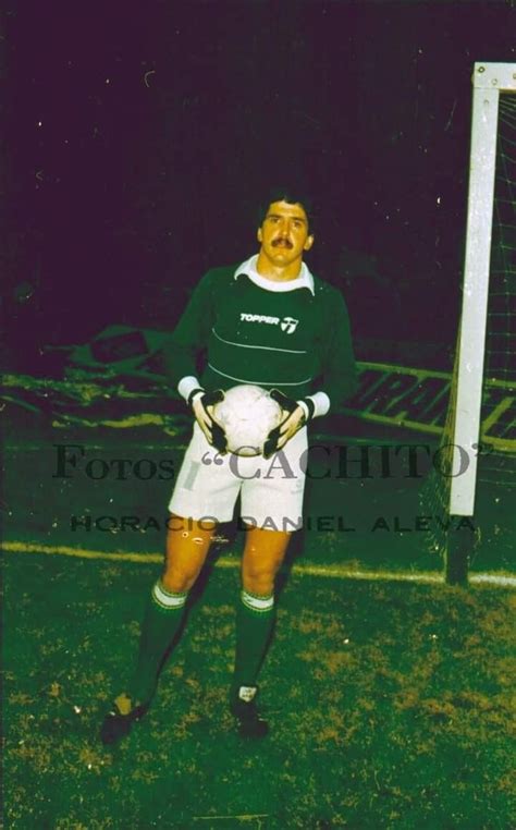 Pin De Fabian Suppo En Arqueros Futbol Argentino Futbol Arqueros