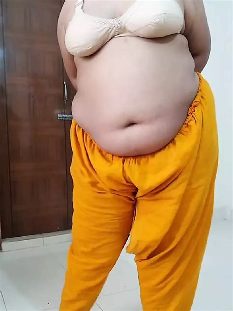 Desi Bahu Rani Ko Sasur Ji Ne Tapa Tap Chudai Jab Shuva Ki Excersize Kartihu Xhamster