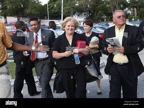 Anna Nicole Smith S Mother Virgie Arthur Arrives At A Court House In The Bahamas During The