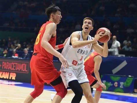 中国男篮63105不敌塞尔维亚男篮，核心球员李凯尔9投0中比赛级别乔帅