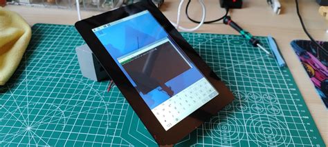 Raspberry Pi Touch Display Review A Touch Of Class Tom S Hardware