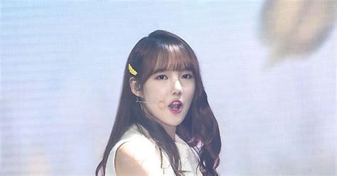 [사진]여자친구 예린 섹시한 각선미