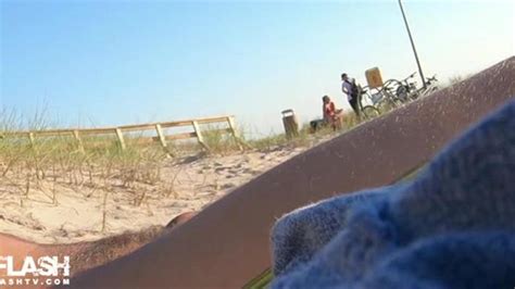 Beach Flash Girls Porn Videos