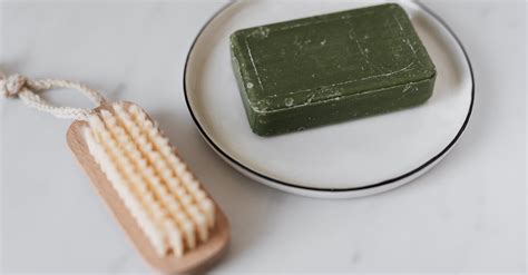 가정 각질제거 브러시 개인 관리 건강 나무 나무 붓 녹색 비누 대리석 표면 도구 디자인 라이프스타일 럭셔리