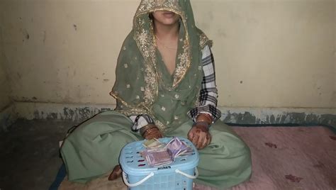 Condom Bra Bachne Aai Bhabhi Ko Paiso Ka Laalach Dekar Shaadi Se Phle