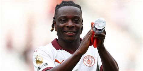 Jeremy Dokus Post Mugging Off Antony After Clash In Man Utd 0 3 Man City Goes Viral