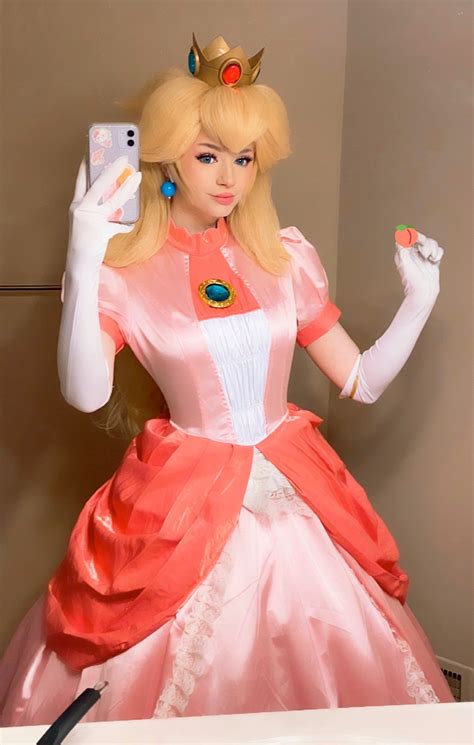 Pin By Danny Hekierski On Peach Princess Peach Cosplay Princess