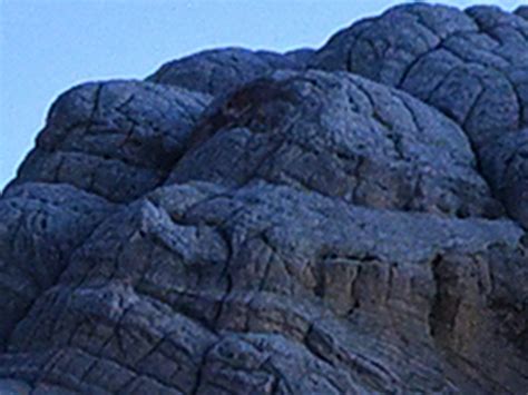 Scenes Where Pixel Shift Is Effective