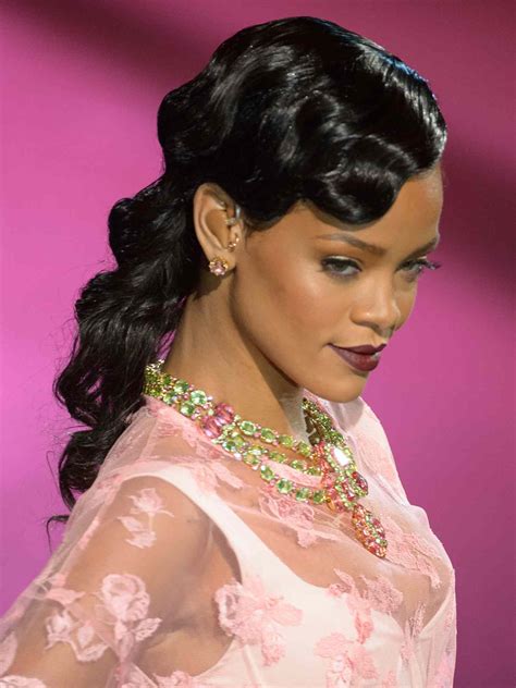 Rihannas Best Hairstyles And Cuts Through The Years