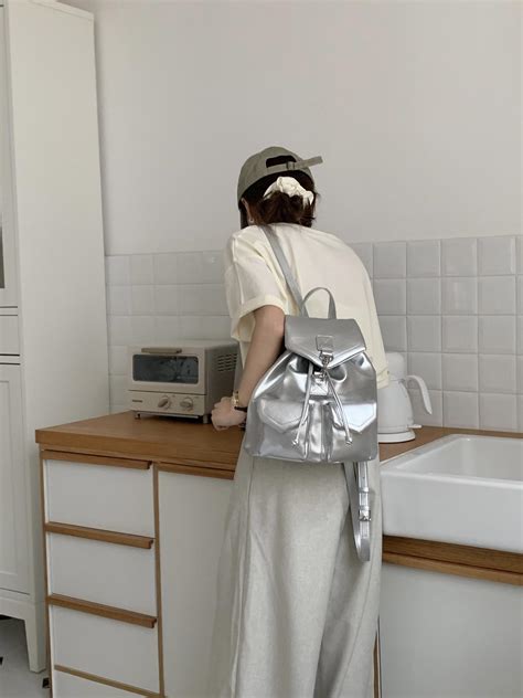 릴릿 뉴트로 투포켓 백팩 배낭 2포켓 비건레더 가벼운 경량 합피 심플한 보부상 복조리백팩 에이블리