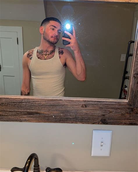 Adun Adun Moss • Instagram Photos And Videos