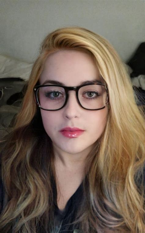 Super Dick Makes Her Cum Scrolller