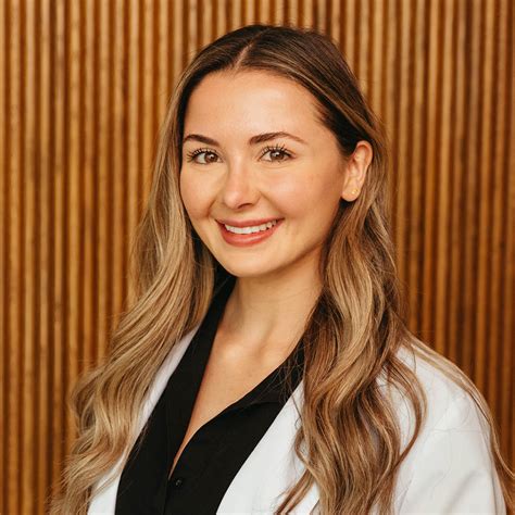 Courtney Eble Fnp C Aesthetic Injector Viva Day Spa Med Spa