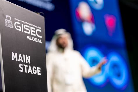 Former U S Secret Service Agent And Convicted Hacker Reunite For The First Time On The Gisec