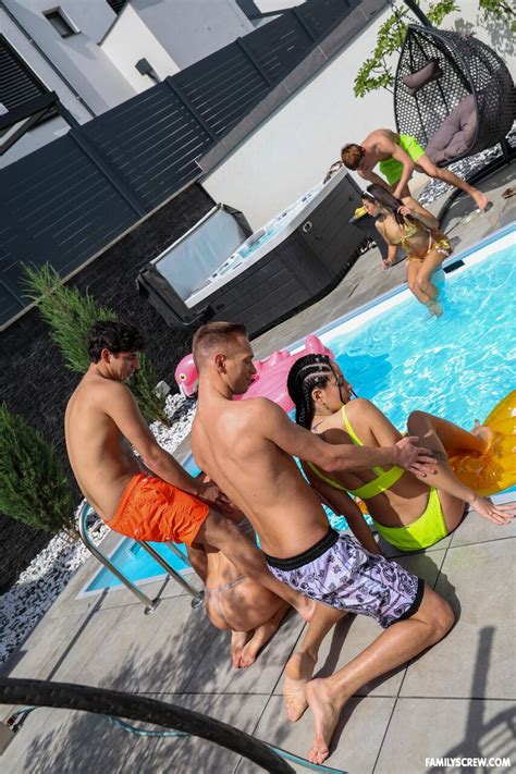 Family Screw Featuring Danny Fontana Jack Black Linda Caprice Sex Pictures CoedCherry Com