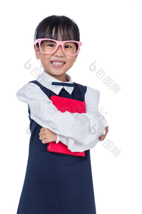 首要的学校女孩采用牛仔裤和制服短上衣是的图片 包图网企业站