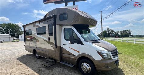 2017 Winnebago Itasca Navion 24j