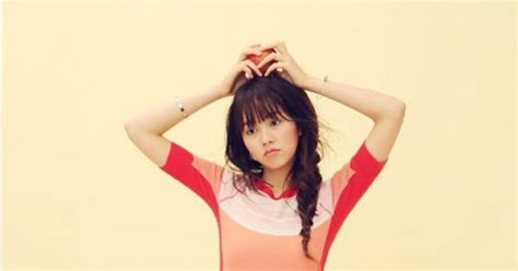 김소현 봄 향기 가득 햇살 미모 사랑스러워