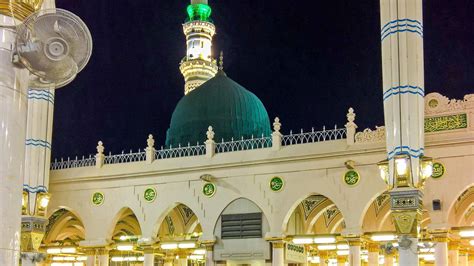 Download Low Shot Green Dome Madina Wallpaper