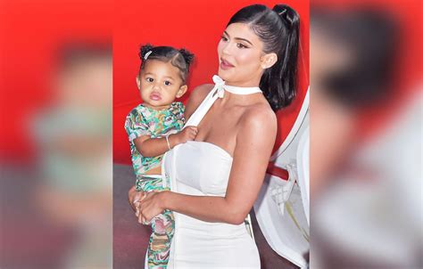 Pregnant Kylie Jenner Caught Sneaking Out Of Her Private Jet