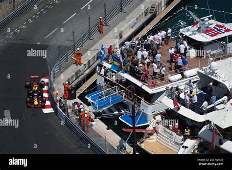 Daniel Ricciardo Aus Red Bull Racing Rb12 Monaco Grand Prix