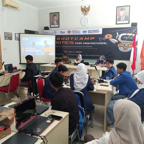 Pelaksanaan Bootcamp Robotics For High Babe Batch 2 Tahun 2024 IEEE Chapter Prodi Teknik