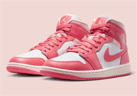 Air Jordan 1 Mid Strawberries And Cream Bq6472 186