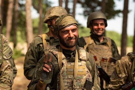 Гвардійці знищили танк окупантів разом із боєкомплектом ВІДЕО