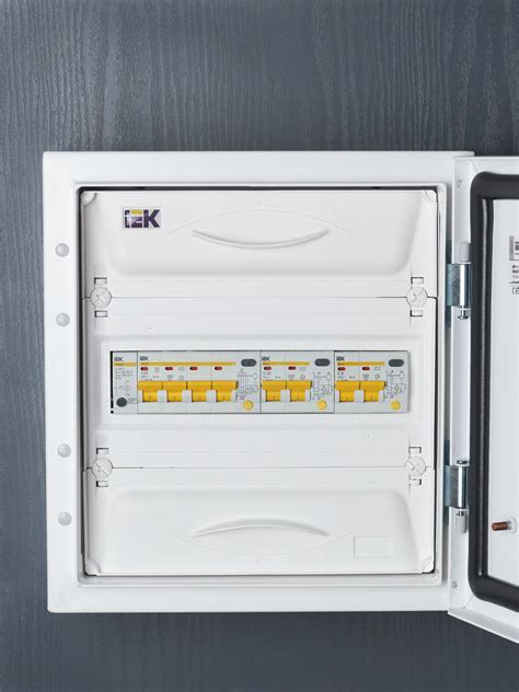 KARAT Дифференциальный автомат АД12 2P 6А 10мА тип AC IEK (MAD10-2-006 ...