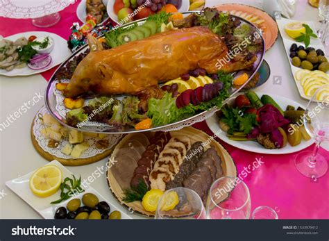 4905 Imagens De Pernil De Porco Assado Imagens Fotos Stock E Vetores