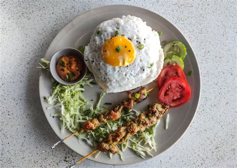 가정 요리 가정식 가정용 부엌 건강한 식생활 계란 노른자 계란 단백질 계란 후라이 고명 구운 고기 꼬챙이