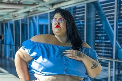 Dançarina De Anitta Posa De Biquíni E Fala De Relacionamento Abusivo