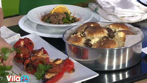 Bukë Të Vogla Të Buta Si Pambuk Me Djathë E Ullinj Dhe Mëlçi Pule Me