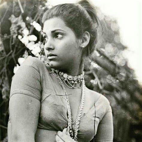 Pin By Pradip Madgaonkar On Dimple Kapadia Favorite Of Pradip Madgaonkar Vintage Bollywood