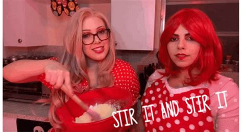 Sassy Besties Stir The Pot Dancing 