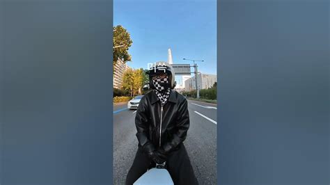 오토바이가 신호대기 할 때 생기는 일 Youtube