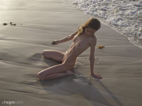 AMATEUR GIRL Proserpina Naked And Shipwrecked