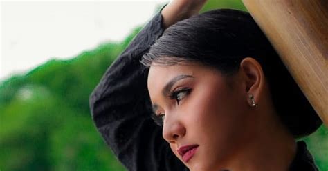 Sebelas Photo Lala Widi Kebaya Hijau Photoshoot Model Indonesia Model