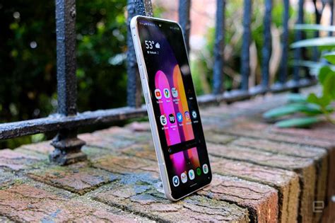 Lg V G Thinq Review A Compromised Phone I Like Anyway Engadget