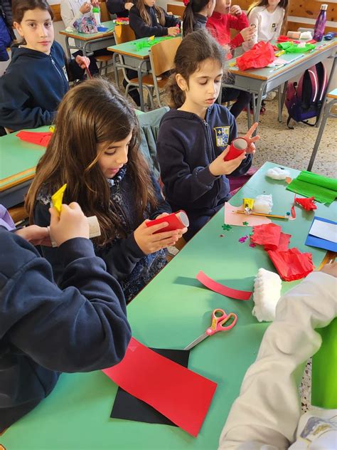 Χριστουγεννιάτικα τάνγκραμ Σχολείο Σταυράκη Ιδιωτικό Σχολείο στην Γλυφάδα