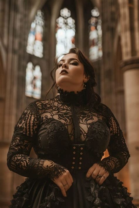 10 Chubby Goth Outfits Which Look Absolutly Amazing