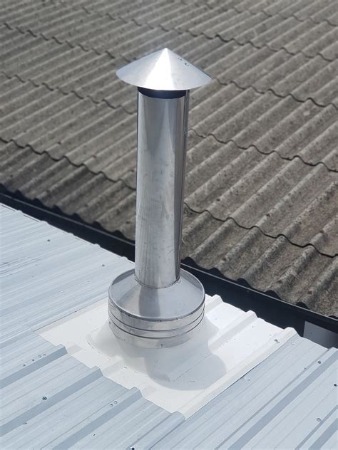 ส่งงานติดตั้งฮู้ดดูดควัน ของคุณลูกค้า พร้อมชุดท่อหมวกจีนสแตนเลส ฐานคลุมหลังคาไฟเบอร์