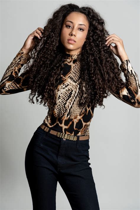 Reb Ca Silva Az Models Ag Ncia De Modelos