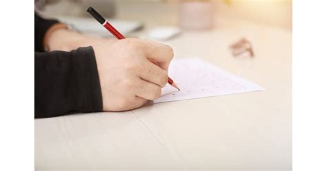 МОН До 18 май зрелостниците ще получат служебни бележки за допускане до матурите