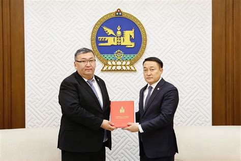 Аж үйлдвэр эрдэс баялгийн сайд Ц Туваан Улсын Их Хурлын дарга Д Амарбаясгаланд салбарын